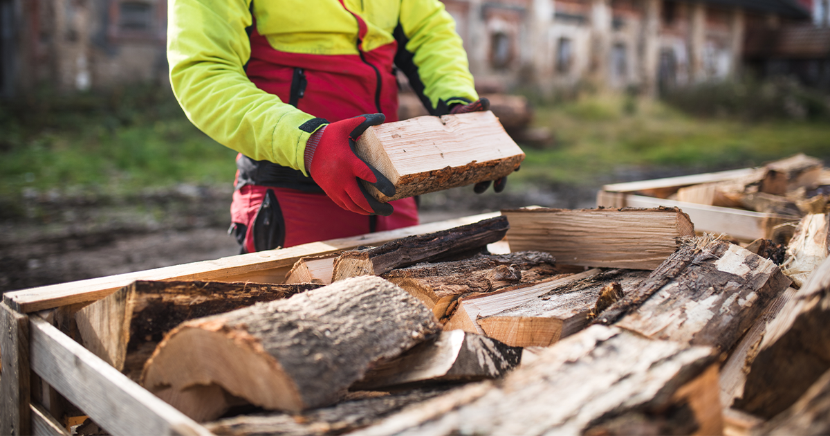 Från träd till ved - så gör du! - Maskinklippet.se
